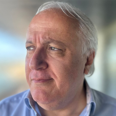 Vincent R. from France, 36 years of experience in Culture, Social ...